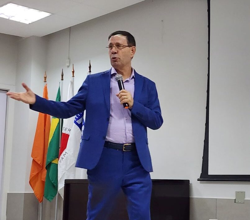 Palestra promovida pela CDL e Mister Wizem em parceria com a FIEMG ...