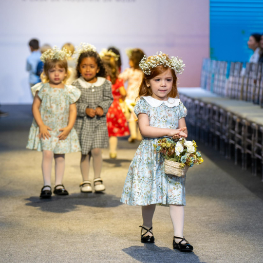 Um espetáculo de cores, simpatia e graciosidade marcam o 1º dia do ...